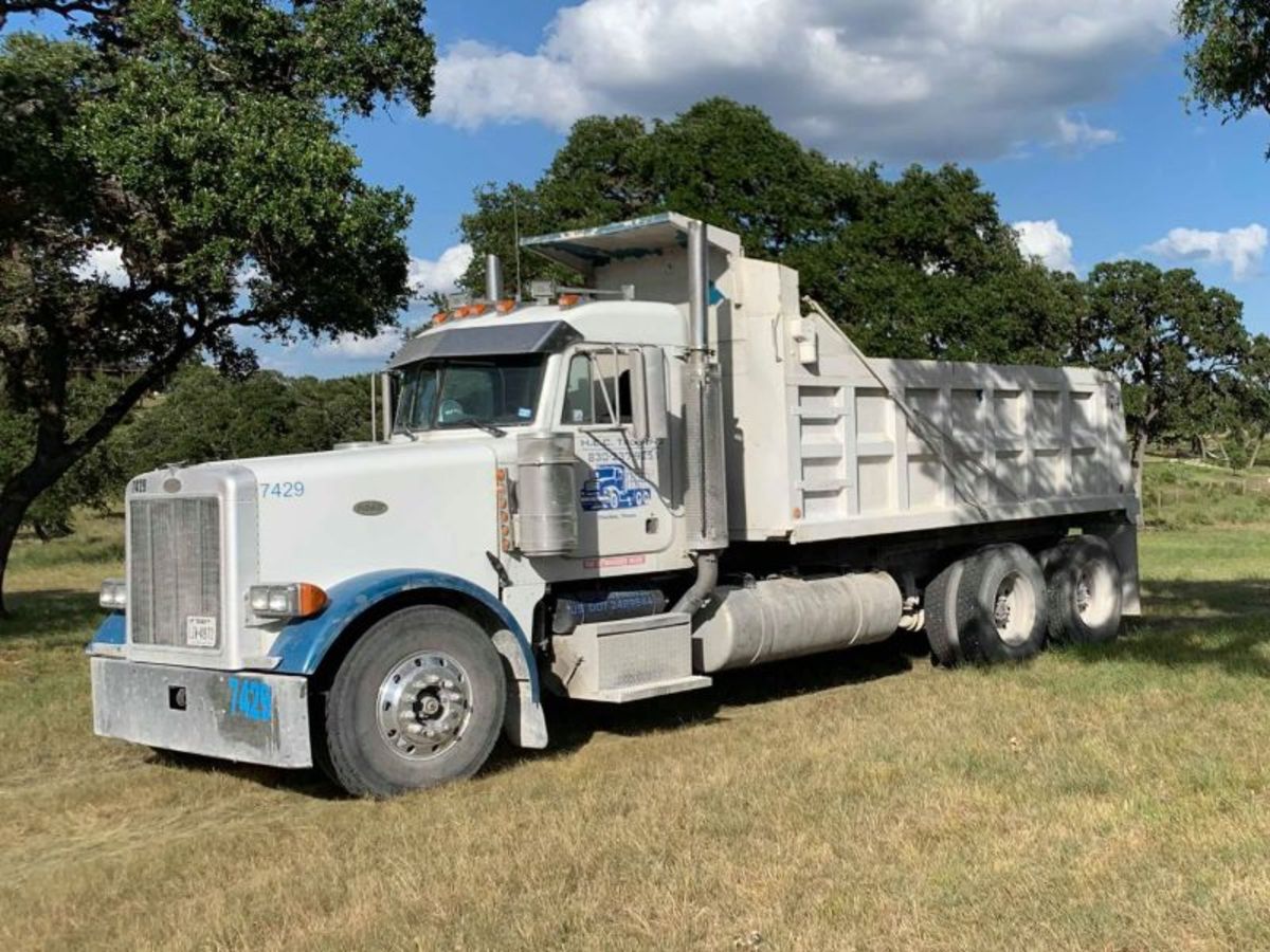 Dirt Hauling Texas - Tandem Trucks - Dump Trucks Texas